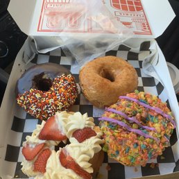 DIABLO DOUGHNUTS - 598 Photos & 347 Reviews - 7698 Belair Rd, Baltimore ...