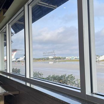 JET RUNWAY CAFE - Updated October 2025 - 1790 Photos & 945 Reviews ...