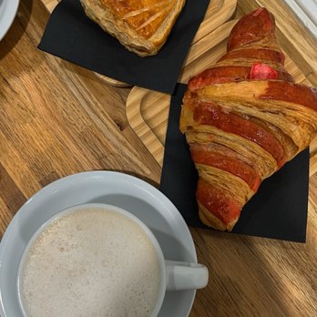 LA PARISIENNE FRENCH BAKERY - Updated June 2024 - 1012 Photos & 695 ...