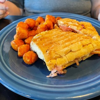 THE MONARCH - Updated December 2025 - 256 Photos & 367 Reviews - 579 W ...