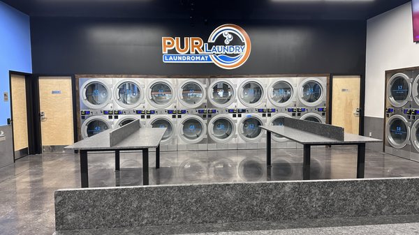 PUR LAUNDRY - Updated October 2025 - 19 Photos - 3916 N Division St ...