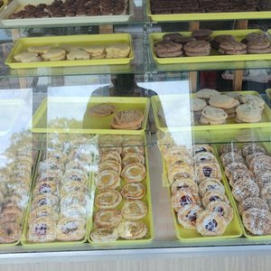 MILTON QUALITY BAKERY - 67 Photos & 145 Reviews - 6727 Caroline St ...