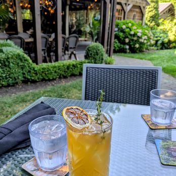 THE TREE HOUSE TAVERN & BISTRO - Updated October 2025 - 1967 Photos ...