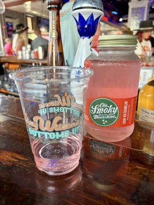 LAINEY WILSON’S BELL BOTTOMS UP - Updated October 2025 - 185 Photos ...