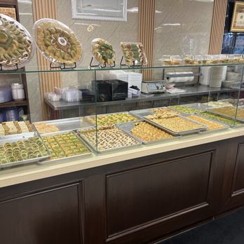 THE GOLDEN NUTS - Updated April 2025 - 128 Photos & 35 Reviews - 4801 ...