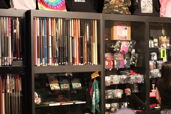 8 BALL SPORTS BAR & BILLIARDS - Updated September 2025 - 32 Photos & 15 ...