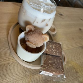 HIDE OUT CAFE - Updated July 2024 - 3072 Photos & 1179 Reviews - 18888 ...