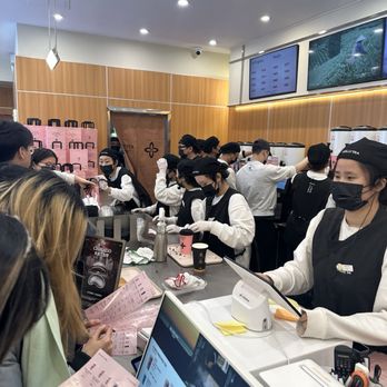 MOLLY TEA - Updated April 2025 - 86 Photos & 48 Reviews - 2227 S ...