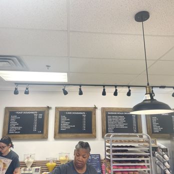 FRESH DONUTS - Updated June 2025 - 108 Photos & 134 Reviews - 5557 NW ...