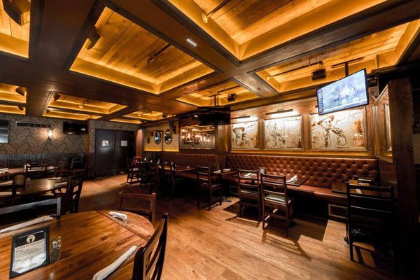 STOUT NYC - Updated December 2025 - 201 Photos & 304 Reviews - 60 East ...