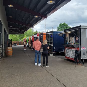 THE YARD FOOD PARK - Updated May 2024 - 248 Photos & 399 Reviews - 4106 ...