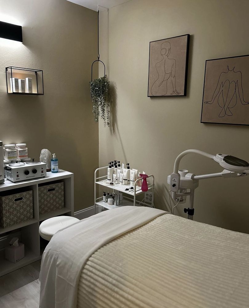 SPA ZENAURA MASSAGE - Updated August 2025 - 10424 N Dale Mabry Hwy ...