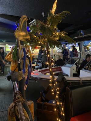 DIVE INN - Updated July 2025 - 105 Photos & 200 Reviews - 1380 S ...