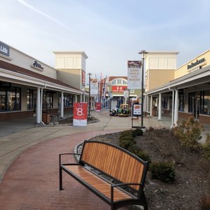 WRENTHAM VILLAGE PREMIUM OUTLETS - 217 Photos & 413 Reviews - 1 Premium ...