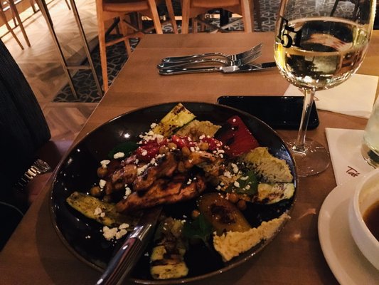 TABLE 51 - 53 Photos & 15 Reviews - 5475 Rue des Jockeys, Montréal, QC ...