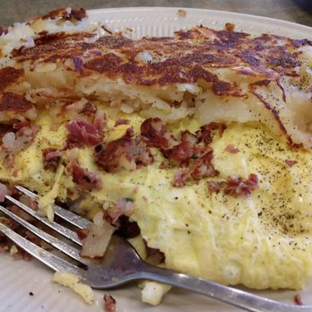 Louie’s Ham And Corned Beef - Takeout & Delivery - 67 Photos & 107 ...