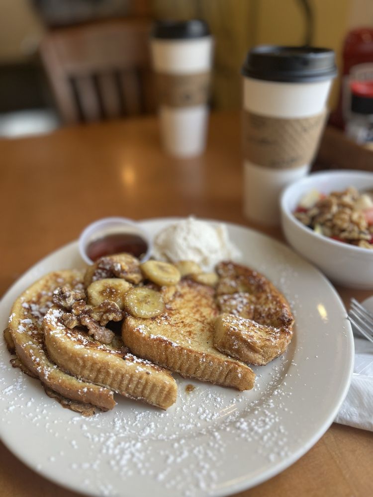 THE CUBBY HOLE - Updated October 2024 - 315 Photos & 350 Reviews - 37 E ...