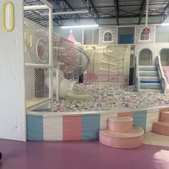 MOMI LAND - HILLIARD - Updated January 2026 - 61 Photos & 16 Reviews ...