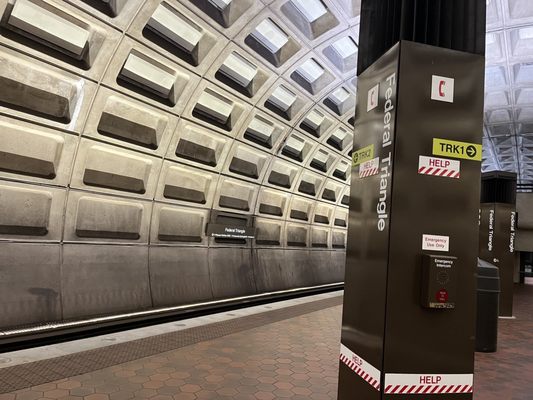 FEDERAL TRIANGLE METRO STATION - Updated July 2025 - 59 Photos & 28 ...