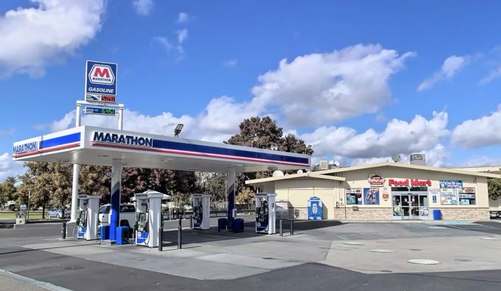 MODESTO MARATHON - Updated April 2025 - 44 Photos - 1606 Sisk Rd ...