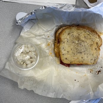 LAKE LIFE DELI & DOGS - Updated October 2025 - 56 Photos & 46 Reviews ...