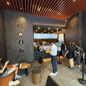 LUCKIN COFFEE - Updated September 2025 - 60 Photos & 23 Reviews - 800 ...