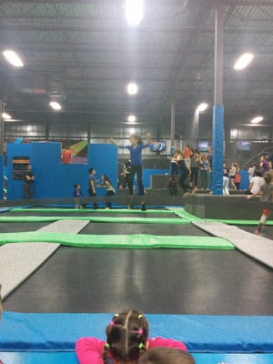 ISAUTE - Updated January 2026 - 15 Photos - 2045 Boulevard Dagenais O ...