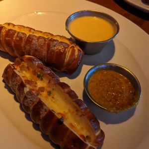 FOX’S ON WOLF - Updated February 2025 - 82 Photos & 192 Reviews - 11247 ...