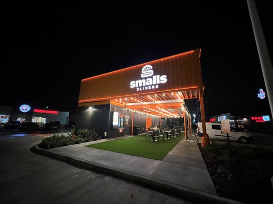 SMALLS SLIDERS - 18 Photos & 11 Reviews - 1642 Gause Blvd, Slidell, LA ...