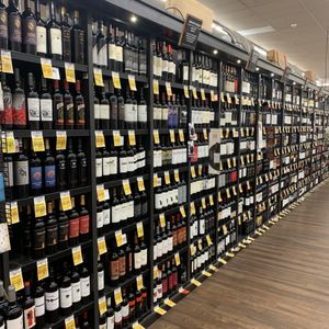 TOM THUMB - Updated July 2025 - 33 Photos & 22 Reviews - 210 E Pleasant ...