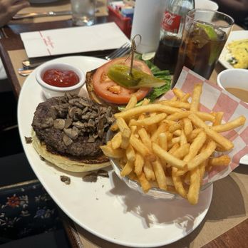 PERSHING SQUARE - Updated September 2024 - 726 Photos & 860 Reviews ...