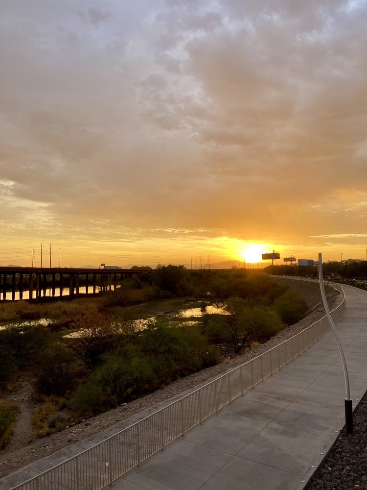 THE CAMERON - Updated July 2024 - 53 Photos & 44 Reviews - 2062 E ...