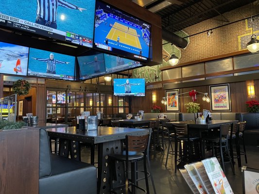 HAMLIN PUB - Updated December 2025 - 54 Photos & 63 Reviews - 1488 N ...