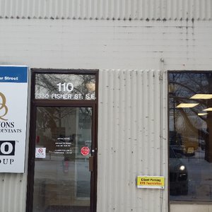 BROKERLINK - Updated March 2025 - 10 Photos - 100-1201 Glenmore Trail ...