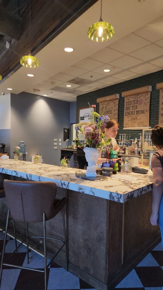 THE BOOKISH SHOP - Updated May 2025 - 75 Photos & 23 Reviews - 60 W ...