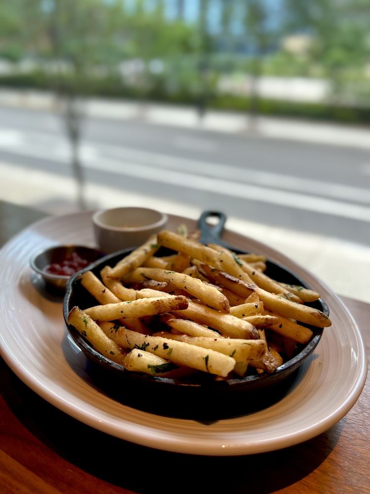 PINSTRIPES - Updated November 2024 - 974 Photos & 774 Reviews - 435 E ...