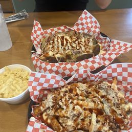 HANK’S - Updated October 2025 - 106 Photos & 124 Reviews - 1228 NE 63rd ...