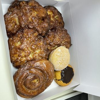 TRACKSIDE DONUTS - Updated January 2025 - 195 Photos & 256 Reviews ...