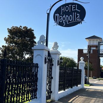 THE HOTEL MAGNOLIA - Updated October 2025 - 61 Photos & 33 Reviews ...