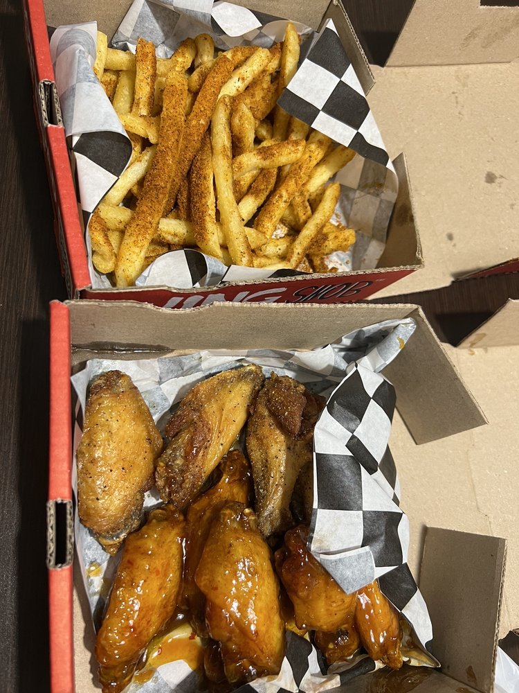 WING SNOB - 13 Photos - 16930 Southfield Rd, Allen Park, Michigan ...