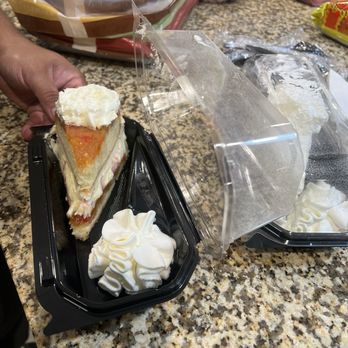 THE CHEESECAKE FACTORY - Updated May 2024 - 1581 Photos & 1406 Reviews ...