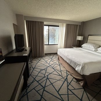 EMBASSY SUITES BY HILTON PORTLAND TIGARD - Updated December 2025 - 434 ...