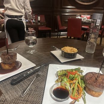 OLD HOMESTEAD STEAK HOUSE - Updated November 2024 - 1192 Photos & 1379 ...