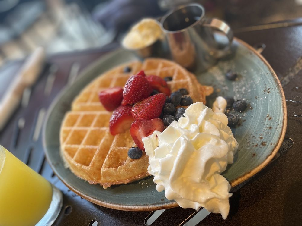 TROPICS BAR & GRILL - Updated May 2024 - 2018 Photos & 1499 Reviews ...