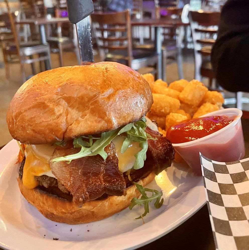 BOOKMAKERS BURGERS BOURBON BREWS - 139 Photos & 180 Reviews - 25791 E ...