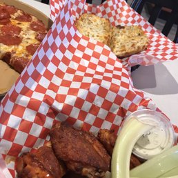 ROUND TABLE PIZZA - Updated October 2025 - 141 Photos & 234 Reviews ...