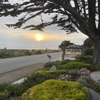 SEA OTTER INN - Updated July 2024 - 229 Photos & 183 Reviews - 6656 ...