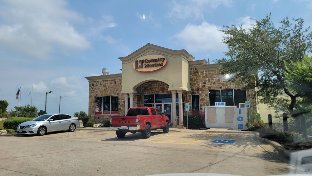 LAKE TRAVIS COUNTRY MARKET/TEXACO - Updated December 2025 - 21 Photos ...
