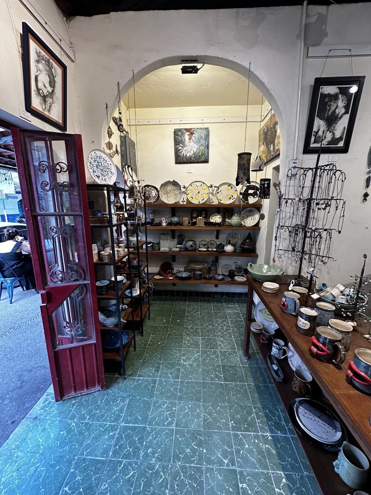 RED GATE GALLERY - Lázaro Cárdenas 288, Puerto Vallarta, Jalisco ...