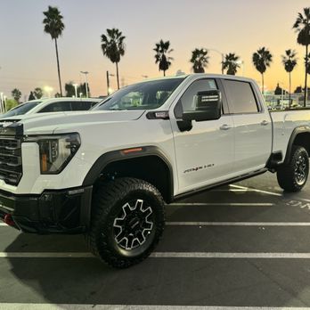 COSTA MESA GMC - Updated December 2024 - 80 Photos & 356 Reviews - 2600 ...